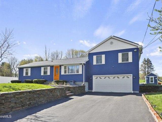 3 bedroom, Lee MA 01238 104406011