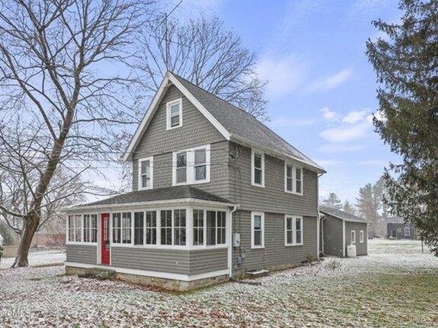 3 bedroom, Lee MA 01238 104409536