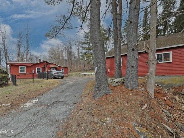 3 bedroom, Lee MA 01238 104411135