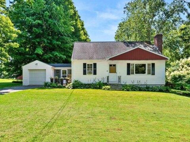 3 bedroom, Lee MA 01238 105106845
