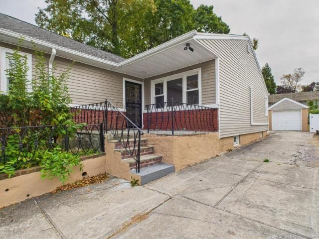3 bedroom, LITTLE NECK NY 11362 LS95999560