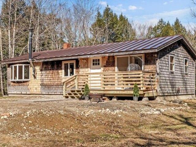 3 bedroom, Liberty ME 04949 LS102729267