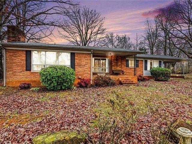 3 bedroom, Liberty NC 27298 103601814