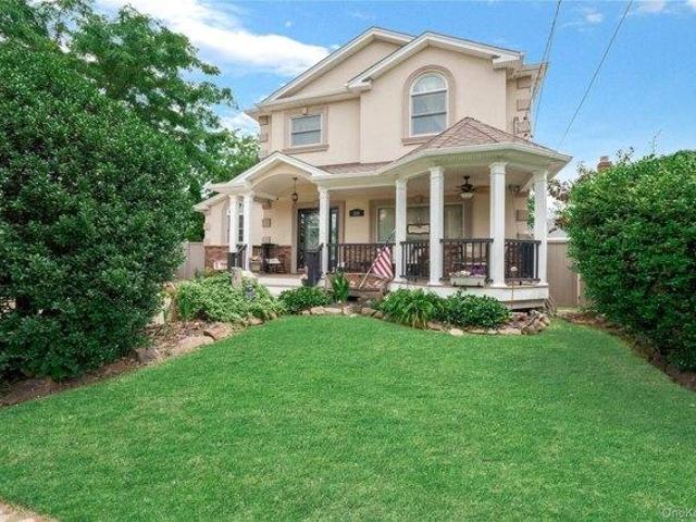 3 bedroom, Lindenhurst NY 11757 104902647