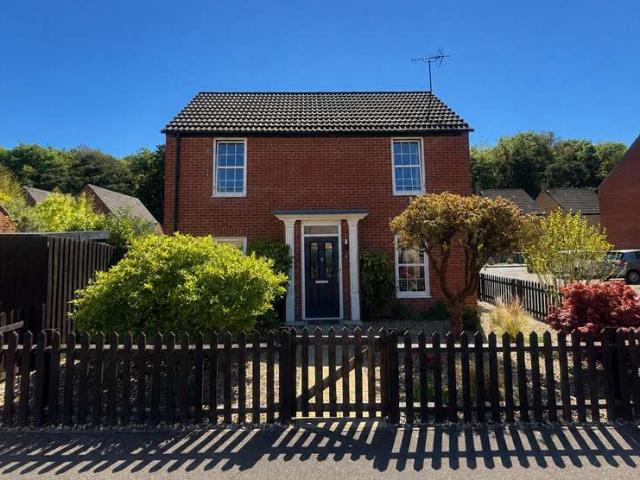 3 Bedroom Link Detached House
