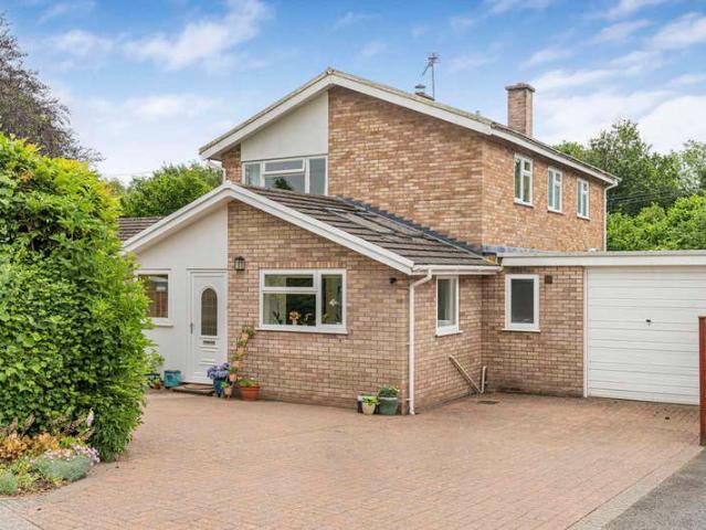3 Bedroom Link Detached House