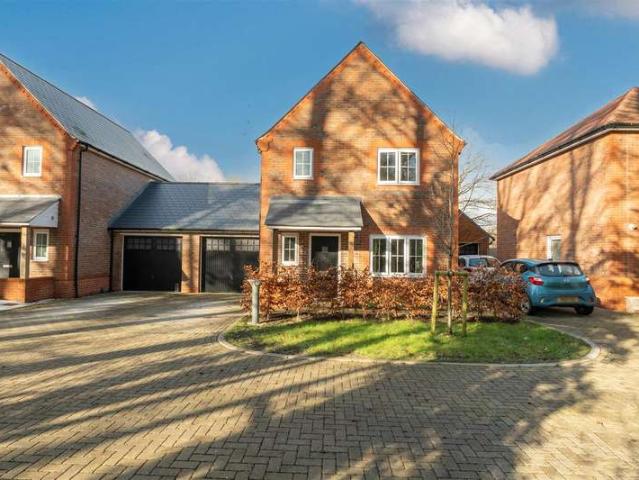 3 Bedroom Link Detached House