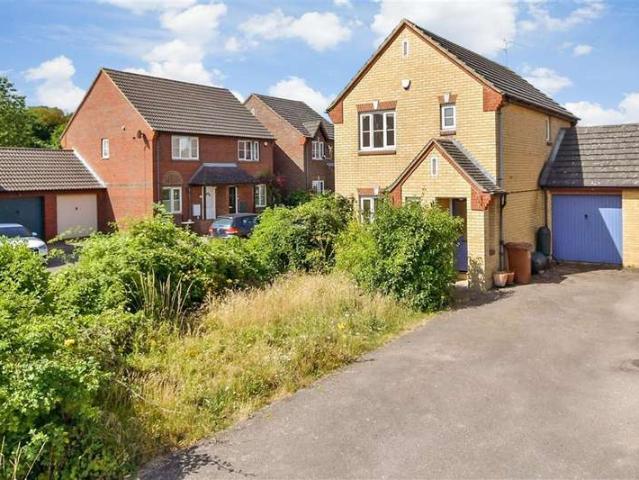 3 Bedroom Link Detached House