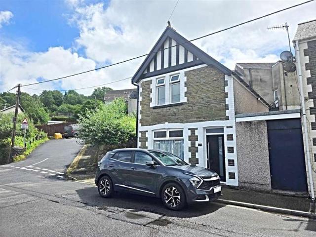3 Bedroom Link Detached House