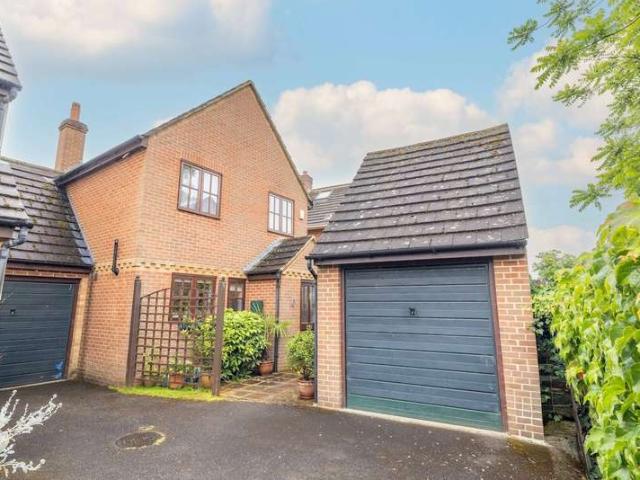 3 Bedroom Link Detached House