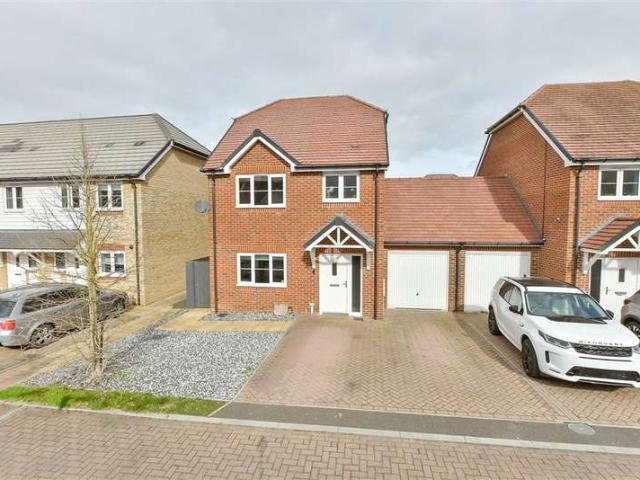 3 Bedroom Link Detached House