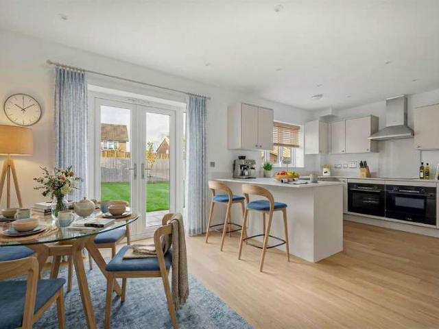 3 Bedroom Link Detached House