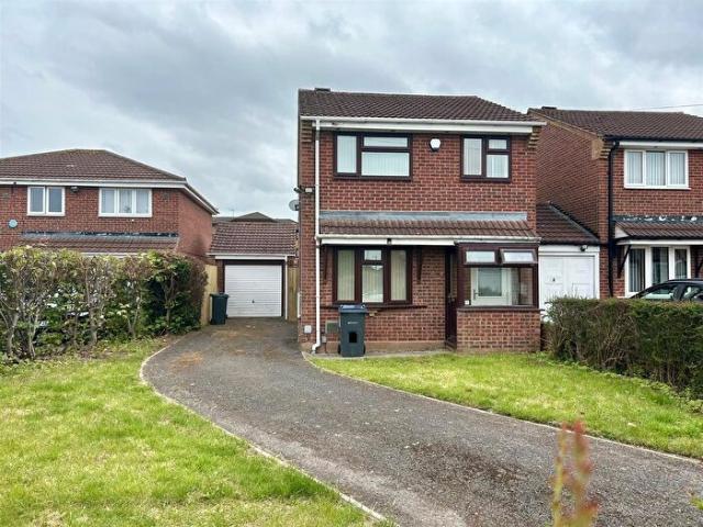 3 Bedroom Link Detached House To Rent In Broomy Close, Stechford, Birmingham, B34