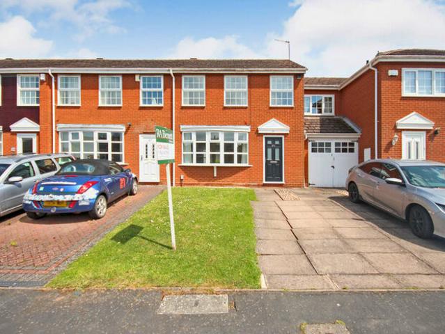 3 Bedroom Link Detached House To Rent In Charnwood Way, Leamington Spa, CV32