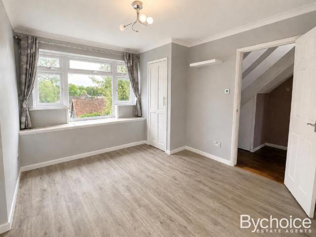 3 bedroom link detached house to rent