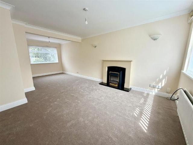 3 bedroom link detached house to rent
