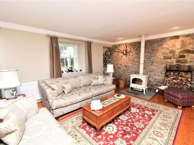 3 bedroom link detached house to rent