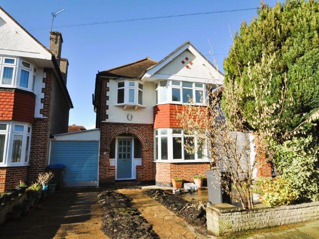 3 bedroom link detached house to rent