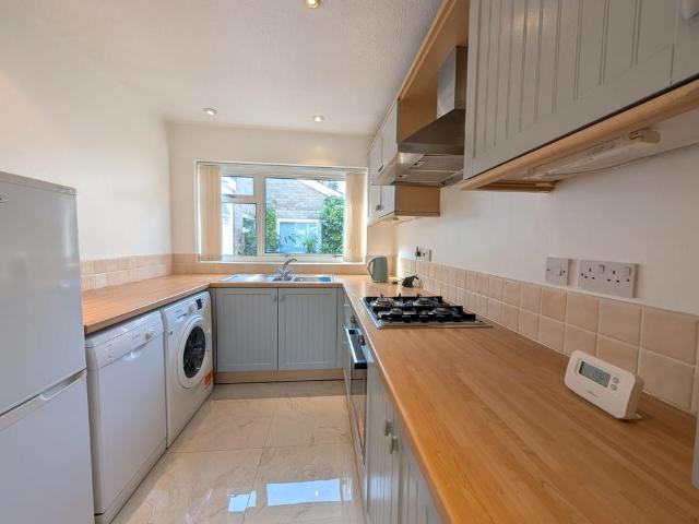 3 bedroom link detached house to rent