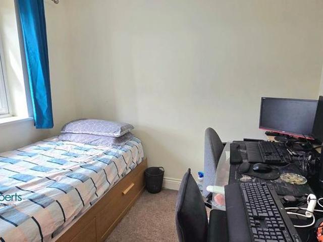 3 bedroom link detached house to rent