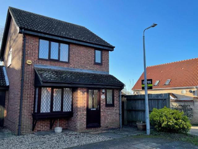 3 bedroom link detached house to rent