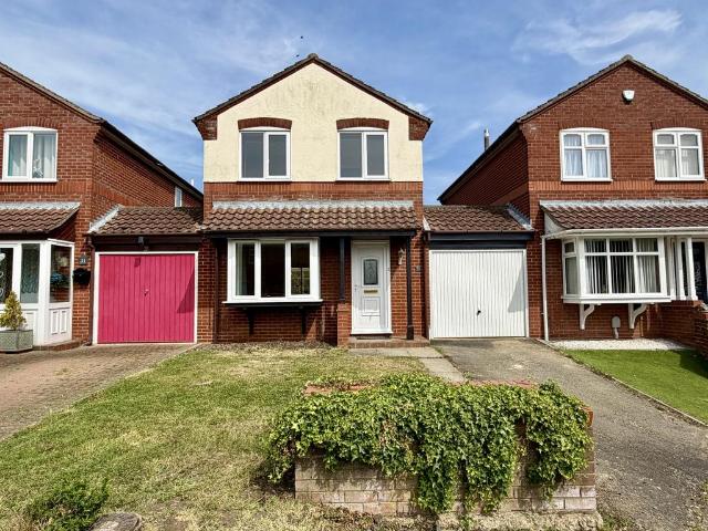 3 bedroom link detached house to rent
