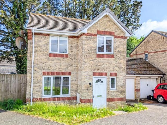 3 bedroom link detached house to rent