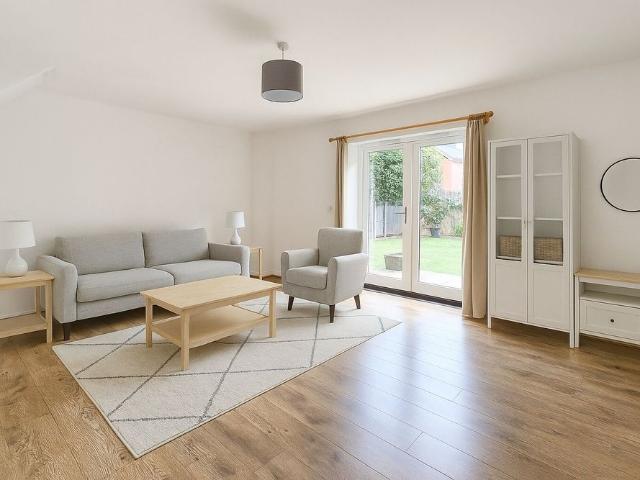3 Bedroom Link Detached House To Rent