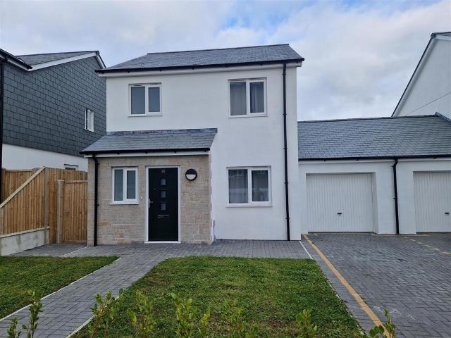 3 bedroom link detached house to rent