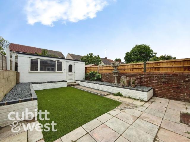 3 bedroom link detached house to rent