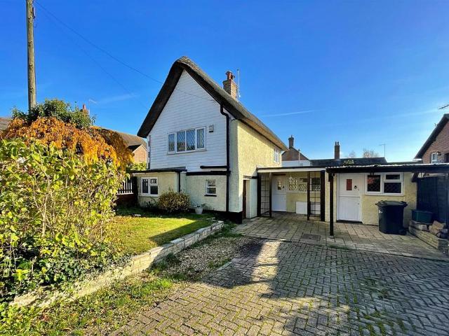 3 bedroom link detached house to rent