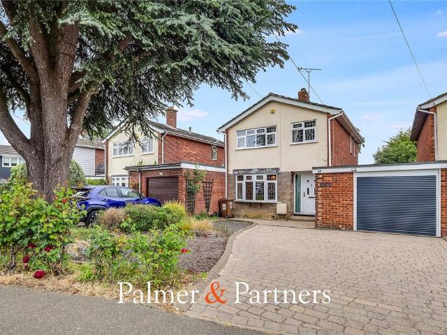 3 bedroom link detached house for sale