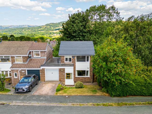 3 bedroom link detached house for sale
