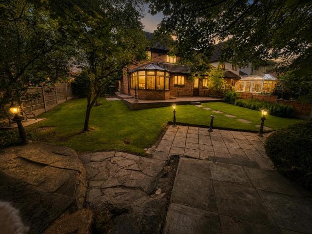 3 bedroom link detached house for sale