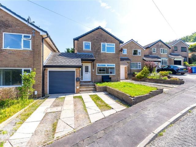 3 bedroom link detached house for sale