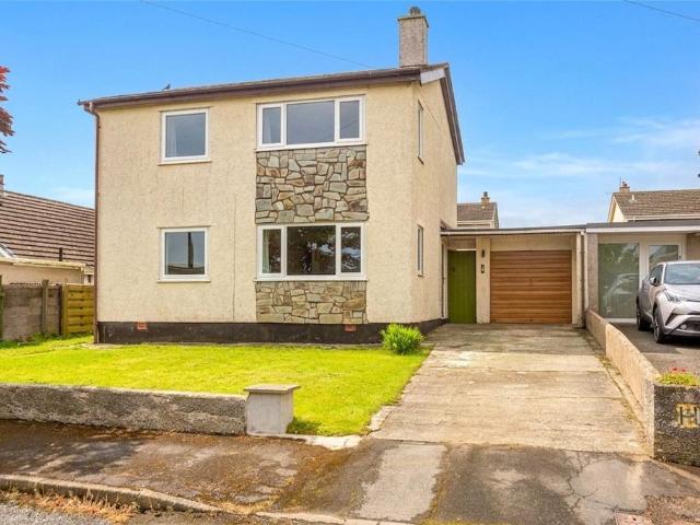 3 bedroom link detached house for sale
