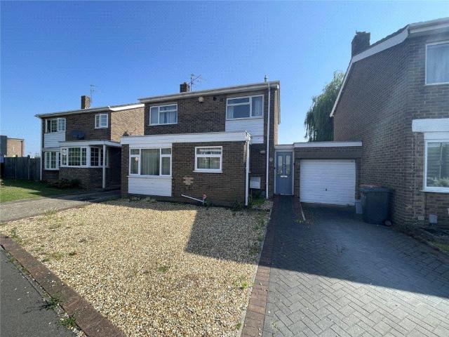 3 bedroom link detached house for sale