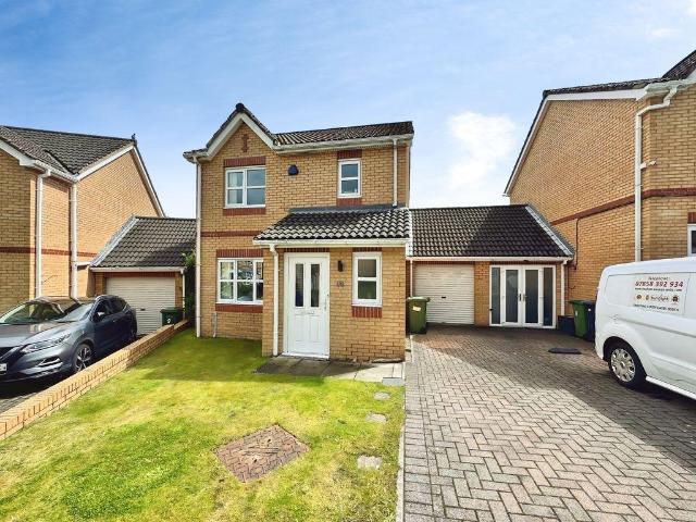 3 bedroom link detached house for sale