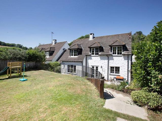 3 bedroom link detached house for sale