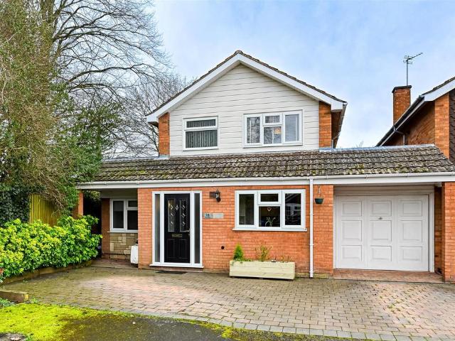 3 bedroom link detached house for sale