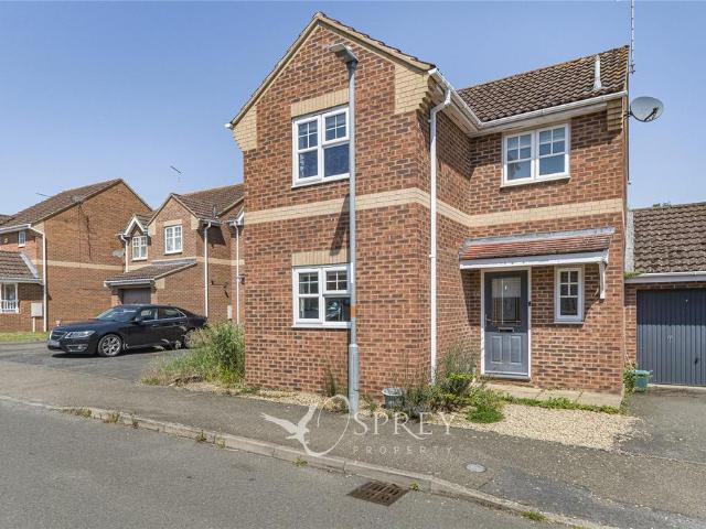 3 bedroom link detached house for sale