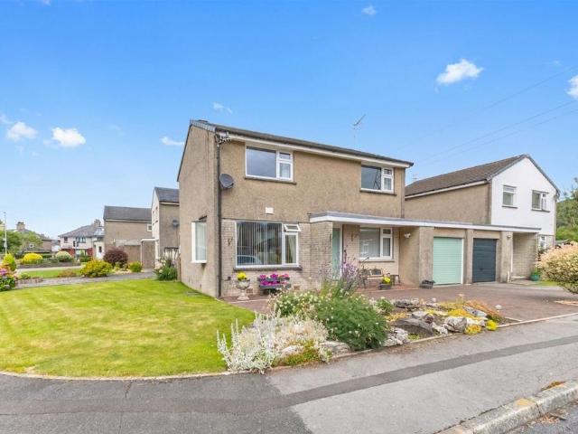 3 bedroom link detached house for sale