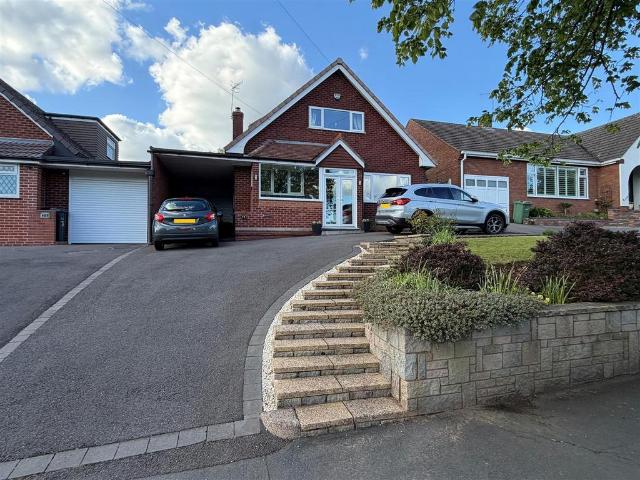3 bedroom link detached house for sale