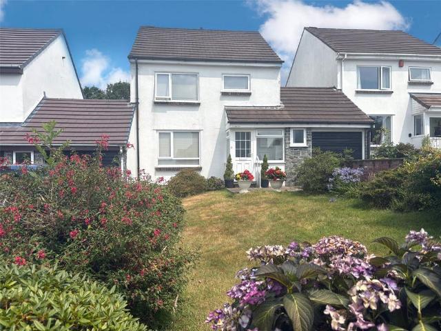 3 bedroom link detached house for sale