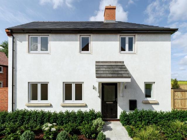 3 bedroom link detached house for sale