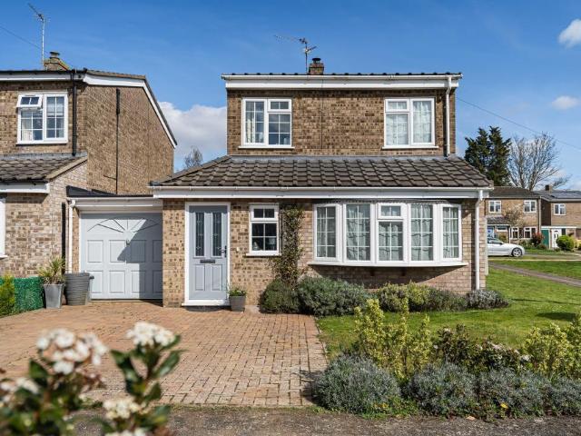 3 bedroom link detached house for sale