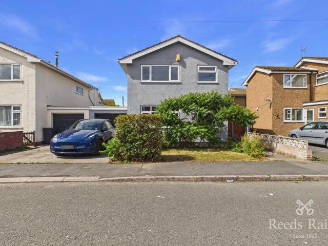 3 bedroom link detached house for sale