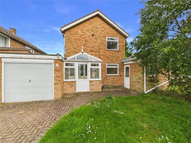 3 bedroom link detached house for sale