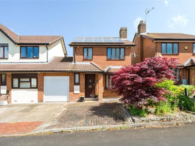 3 bedroom link detached house for sale