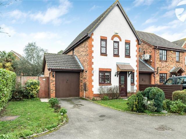 3 bedroom link detached house for sale